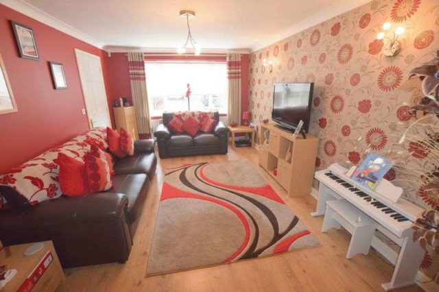 3 Bedroom Detached House For Sale In Cornwall Grove Bletchley Milton