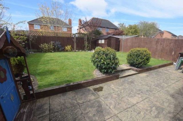 3 Bedroom Detached House For Sale In Cornwall Grove Bletchley Milton