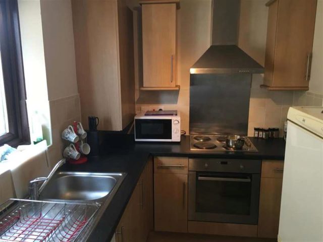 2 Bedroom Flat For Sale In Millhaven Close Chadwell Heath Romford Rm6