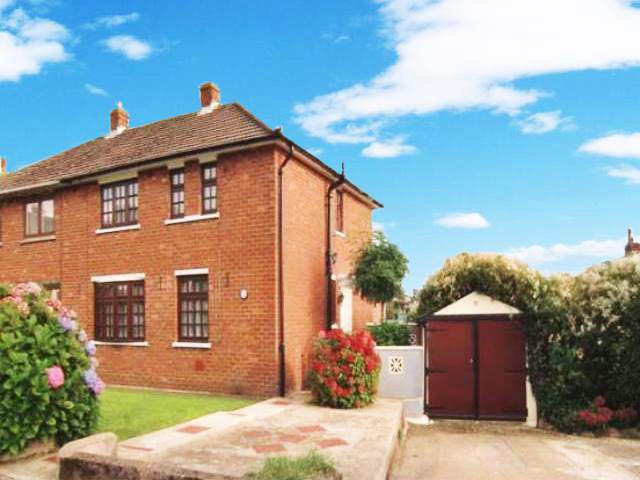 3 bedroom Detached house to rent in Tudor Crescent Rogerstone Newport NP10