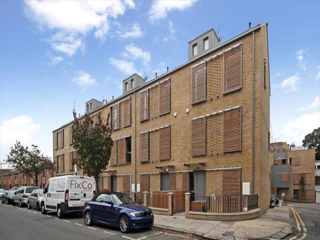 4 bedroom Terraced house to rent in Sulgrave Road London W6