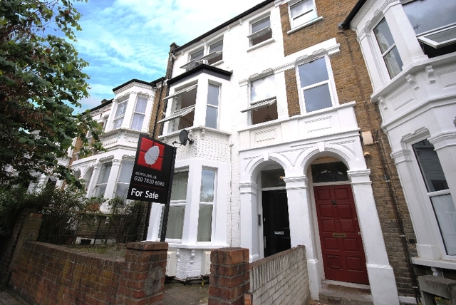 2 bedroom Flat for sale in Shenley Road London SE5
