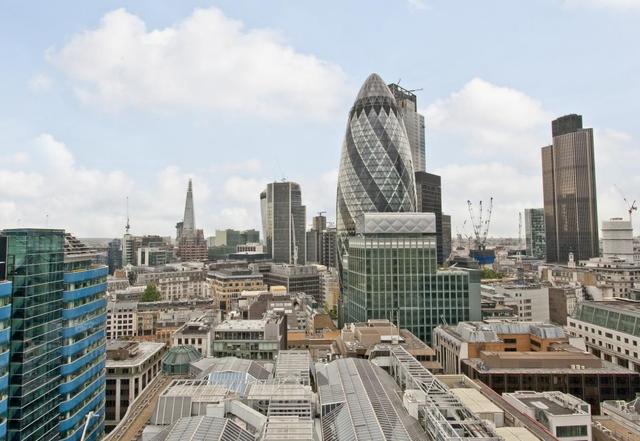 2 bedroom Flat for sale in Petticoat Tower Petticoat Square London E1