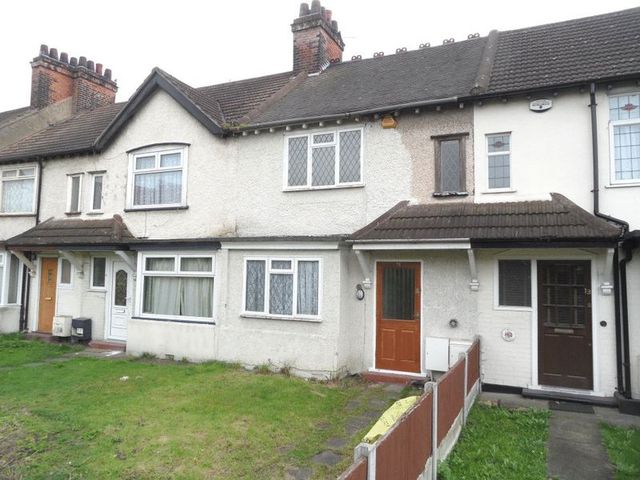 3 bedroom Terraced house to rent in Jarrah Cottages London Road ...