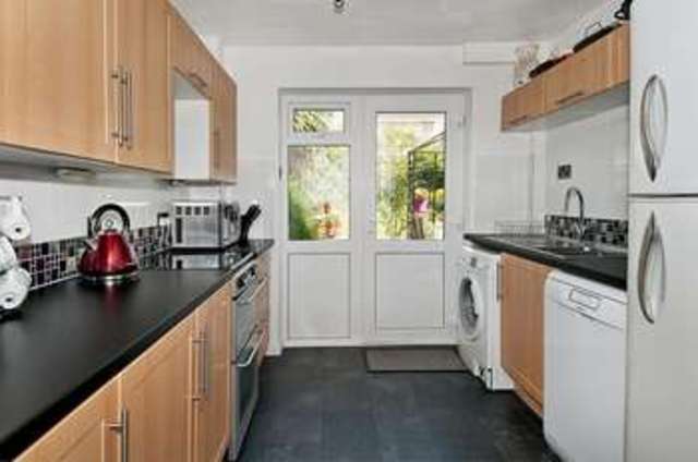 4 bedroom Detached house to rent in Commodore Road Maidstone ME14