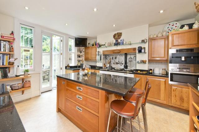 8 bedroom Detached house for sale in Larkhall Rise London SW4