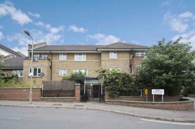 2 bedroom Flat to rent in Old Hospital Close London SW12