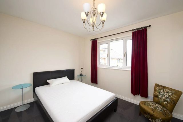 2 bedroom Flat to rent in Old Hospital Close London SW12