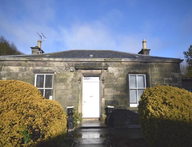 2 bedroom Bungalow to rent in Northall Road Markinch Glenrothes KY7