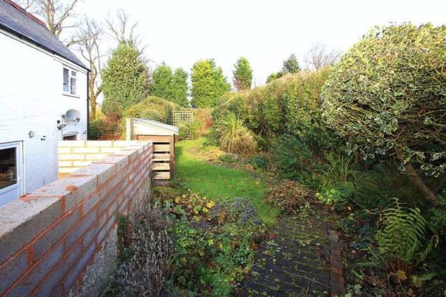 2 bedroom Cottage for sale in Oaken Lane Oaken Wolverhampton WV8