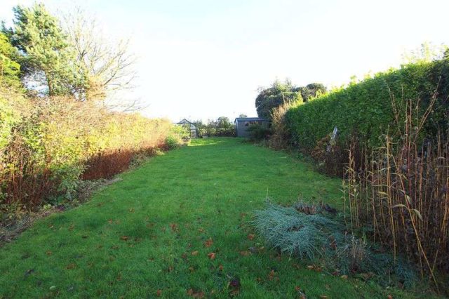 2 bedroom Cottage for sale in Oaken Lane Oaken Wolverhampton WV8