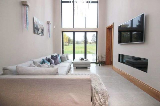 6 bedroom Detached house for sale in High Road Chigwell IG7