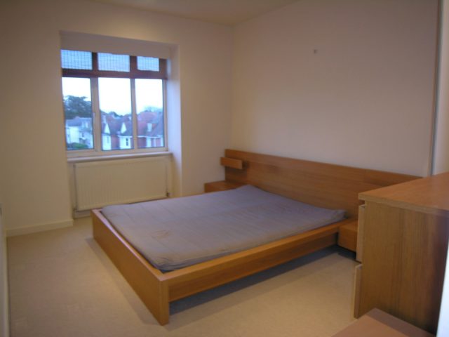 3 bedroom Flat to rent in Queens Park Gardens Bournemouth BH8