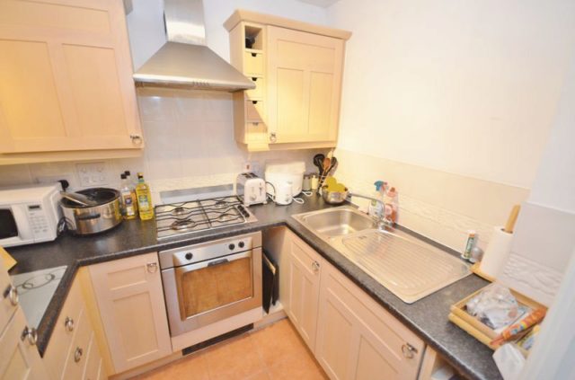 2 bedroom Flat for sale in Pinhigh Place Salford M6