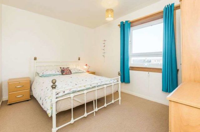 3 bedroom Flat for sale in Telford Drive Edinburgh EH4