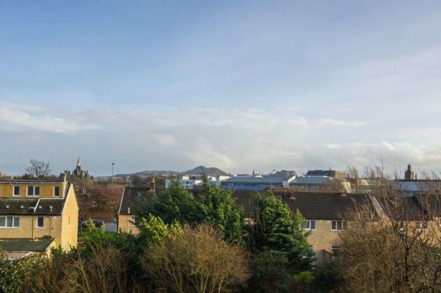3 bedroom Flat for sale in Telford Drive Edinburgh EH4