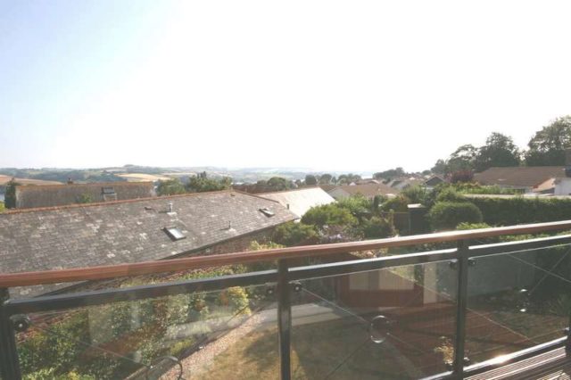 3 bedroom Town House to rent in Teign Court Bishopsteignton Teignmouth TQ14