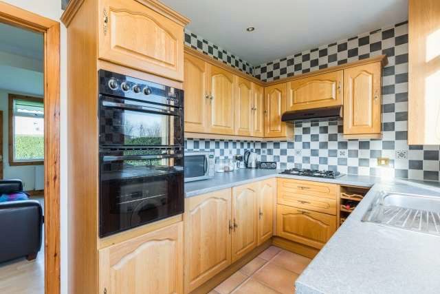 2 bedroom End of Terrace for sale in Findlay Gardens Edinburgh EH7