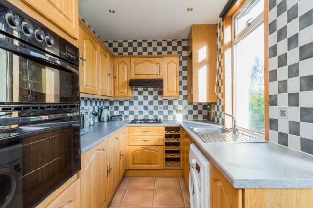 2 bedroom End of Terrace for sale in Findlay Gardens Edinburgh EH7