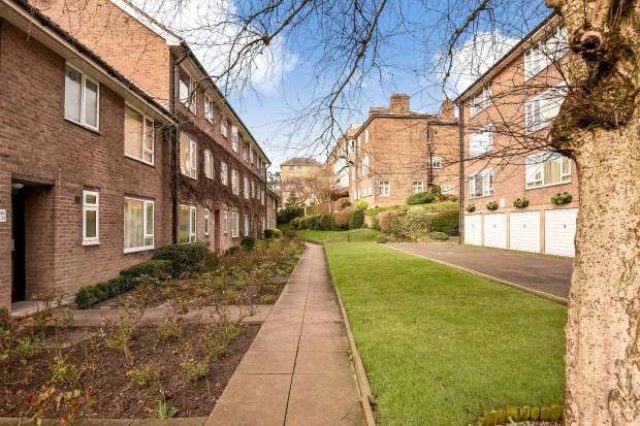 1 bedroom Flat for sale in London Road Harrow-on-the-Hill Harrow HA1