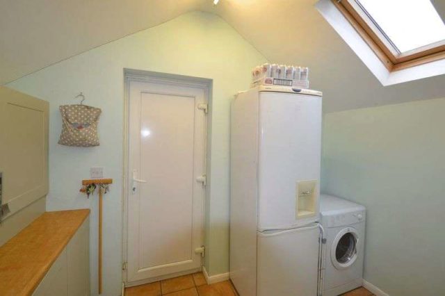 4 bedroom Semi-Detached house for sale in The Terrace Knowl Hill ...
