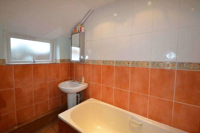 4 bedroom Semi-Detached house for sale in The Terrace Knowl Hill ...