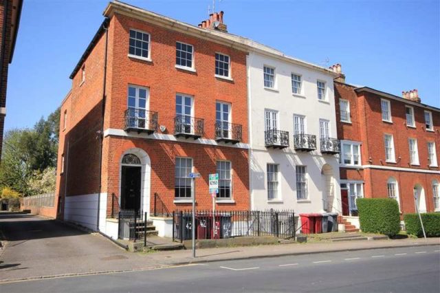 1 bedroom Apartment to rent in Russell Street Reading RG1