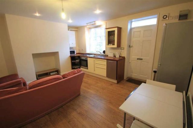 1 bedroom Apartment to rent in Russell Street Reading RG1
