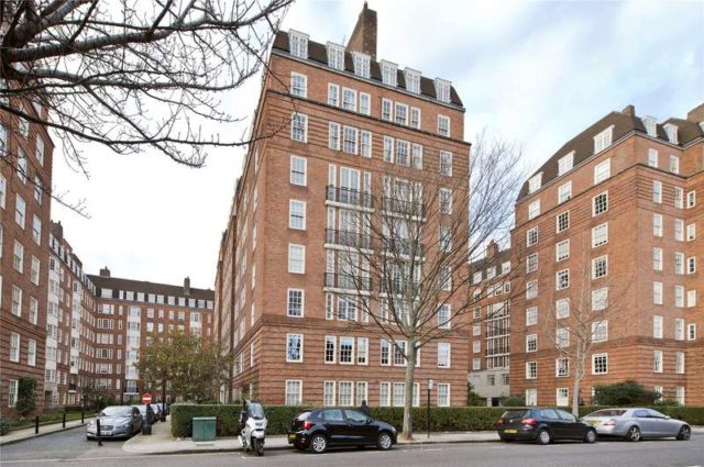 2 bedroom Flat for sale in Whiteheads Grove London SW3