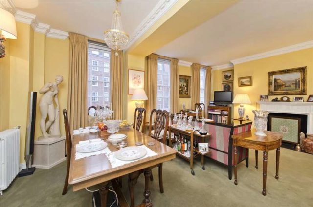 2 bedroom Flat for sale in Whiteheads Grove London SW3