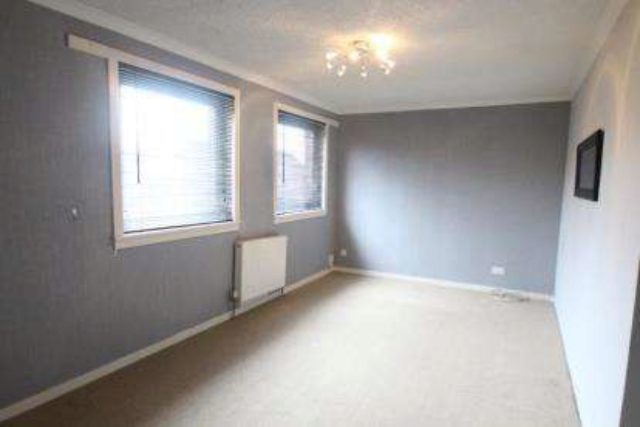 3 bedroom Flat for sale in Montrose Crescent Hamilton ML3