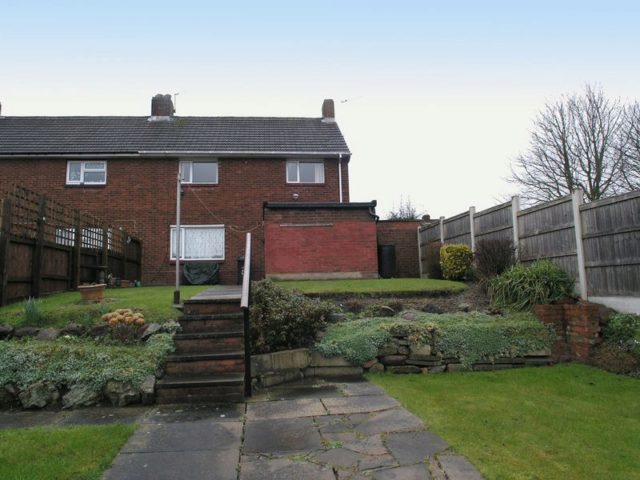 3 bedroom Semi-Detached house for sale in Holly Hall Road Dudley DY2