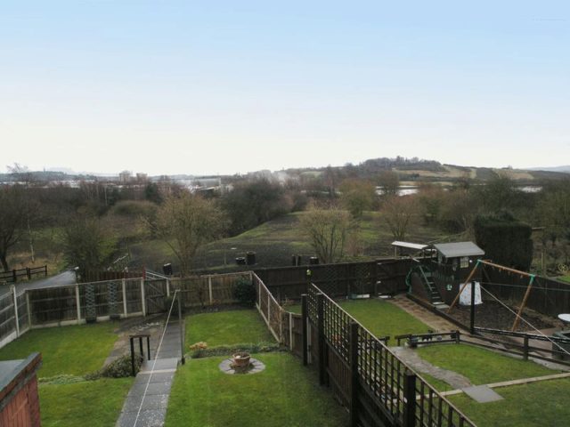 3 bedroom Semi-Detached house for sale in Holly Hall Road Dudley DY2