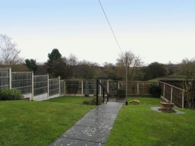 3 bedroom Semi-Detached house for sale in Holly Hall Road Dudley DY2