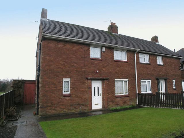 3 bedroom Semi-Detached house for sale in Holly Hall Road Dudley DY2