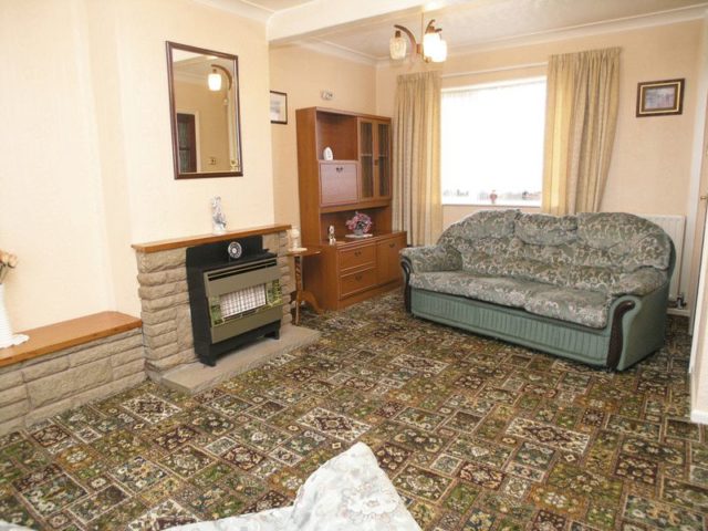 3 bedroom Semi-Detached house for sale in Holly Hall Road Dudley DY2