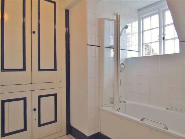 4 bedroom Flat to rent in Packhorse Lane Marcham Abingdon OX13