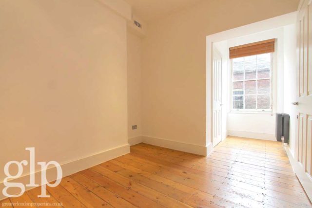 1 bedroom Apartment to rent in Goodwins Court London WC2N
