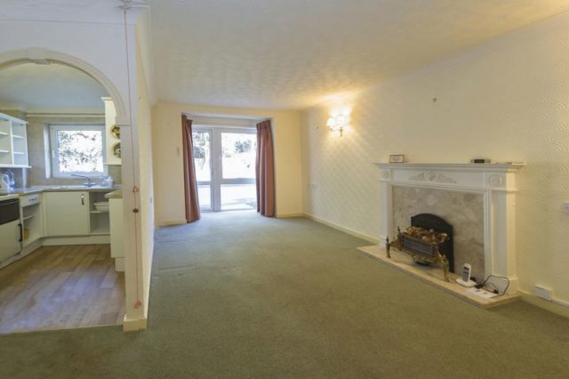2 bedroom Flat for sale in Beechwood Court Corfton Drive Tettenhall ...