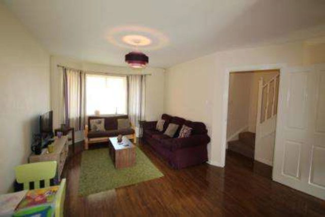 3 bedroom Detached house for sale in Barshaw Close Glasgow G52