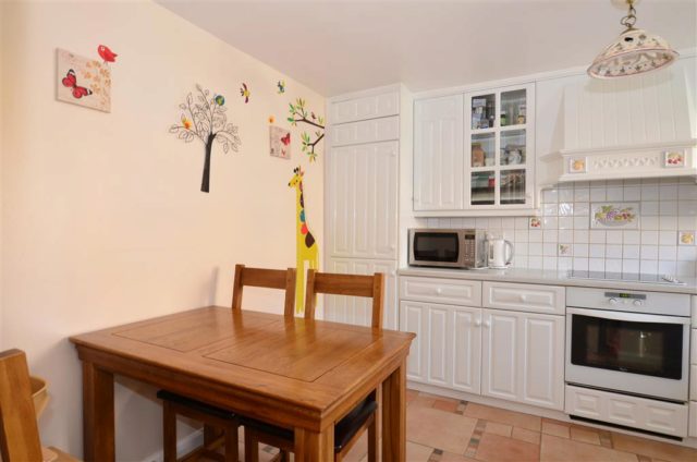 4 bedroom Semi-Detached house for sale in Austen Road Erith DA8