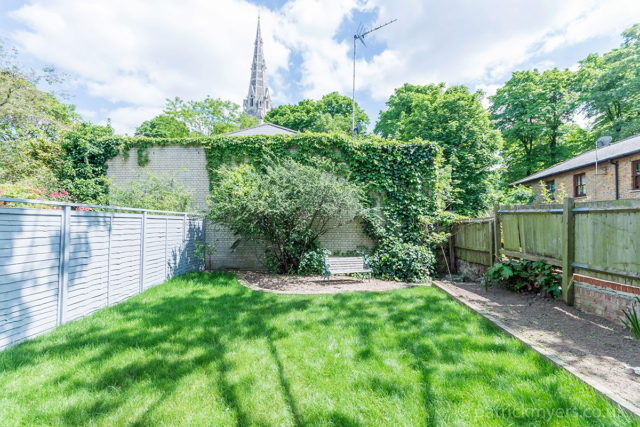 2 bedroom Apartment for sale in Camberwell Grove London SE5