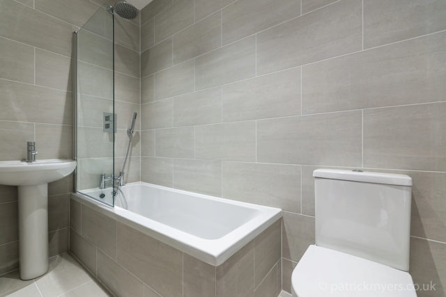 2 bedroom Apartment for sale in Camberwell Grove London SE5