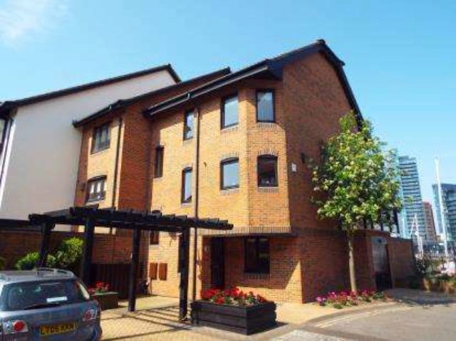 4 bedroom Detached house for sale in Calshot Court Channel Way Ocean ...