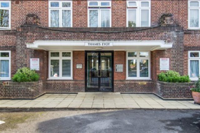 1 bedroom Flat to rent in Thames Eyot Cross Deep Twickenham TW1
