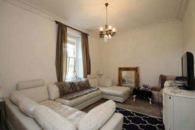 1 bedroom Flat for sale in Pleasance Gardens Falkirk FK1