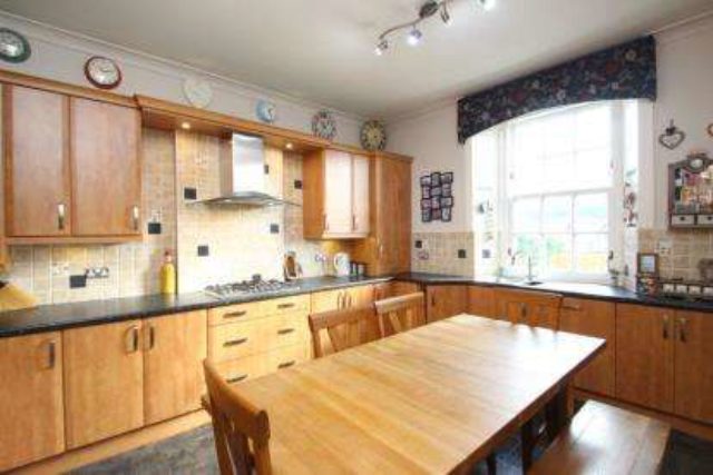 4 bedroom Flat for sale in Pleasance Gardens Falkirk FK1
