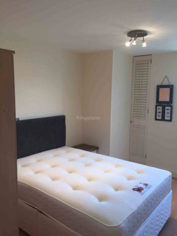 2 bedroom Apartment to rent in Queen Street Cardiff CF10